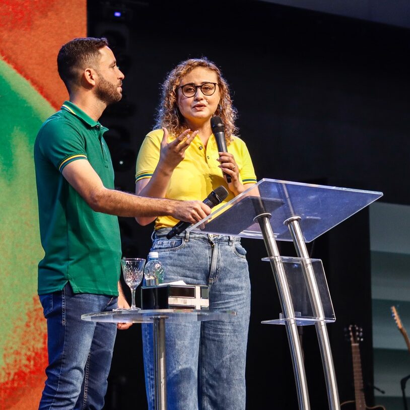 Para além do Assistencialismo - Luiz Diego e Leide Andrade - Verbo da ...